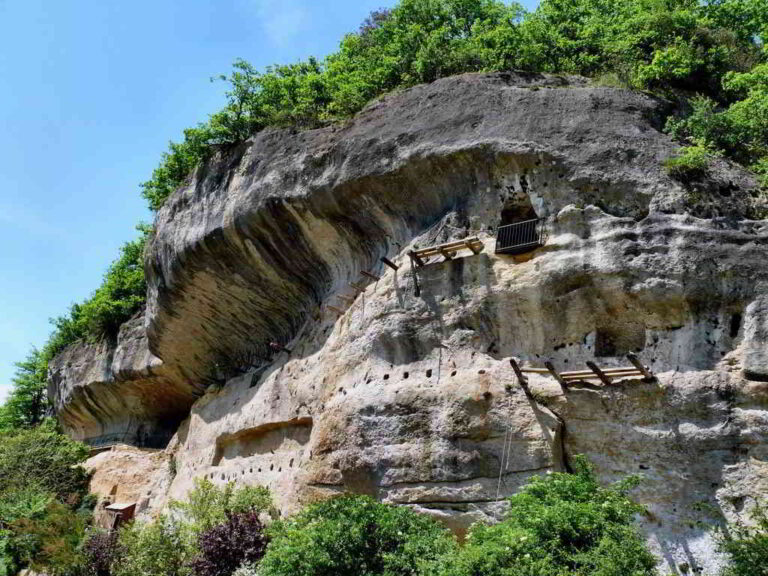 Prehistoric Caves in France: Private Tours, Lascaux & Other Key Sites